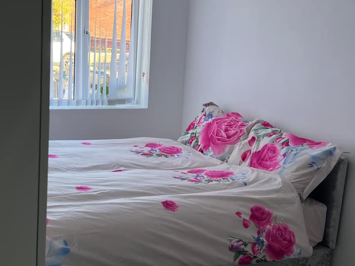 Newly Build Double Bed Room Attached Toilet - Oxford