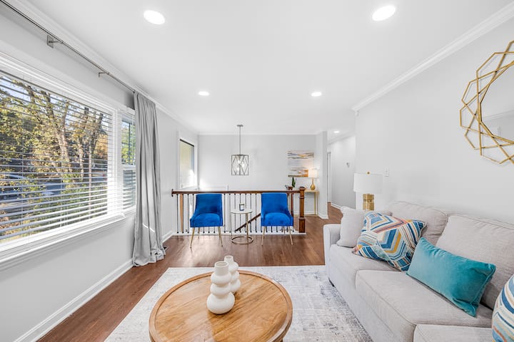 Tranquil Charlotte Home W/office - Charlotte