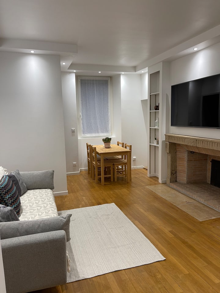 Logement Situé En Centre-ville - Bourges