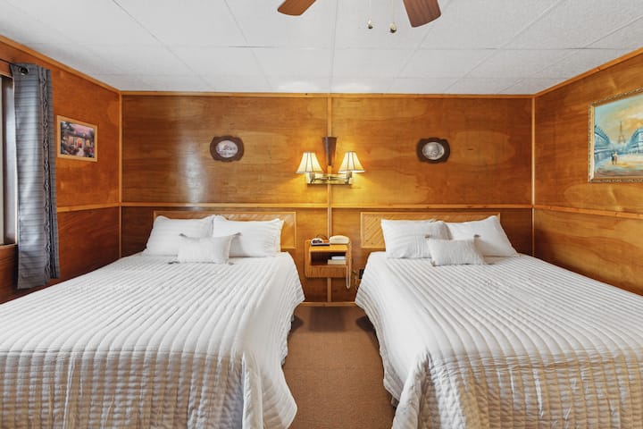 Dt Mackinaw 2 Mins | 2 Queen Beds - Mackinaw City, MI
