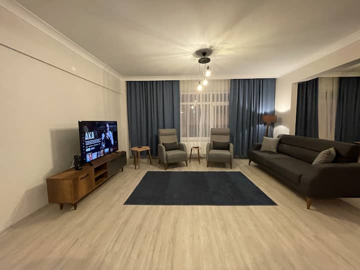 Modern & Spacious Apartment In Kadıköy - Maltepe