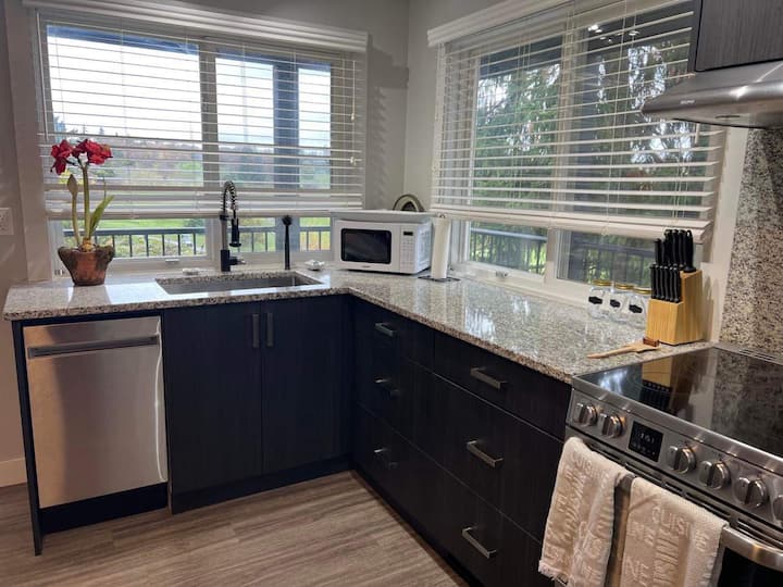 2 Bedroom Cedar View Suite - Saanich