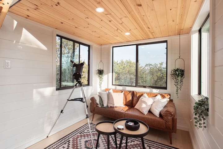 Charming Tiny Home With Gorgeous Views & Fire Pit - Palo Pinto Mountains State Park, Texas