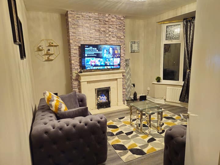 Number 1 Preston Stays For Holidays|work|leisure - Preston
