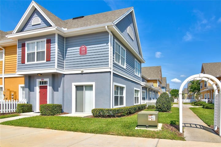 Hidden Gem! 4 Br Condo Minutes From Disney World - Kissimmee, FL