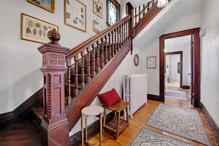 Rust Belt Mansion In The Falls! - Niagara Falls, NY