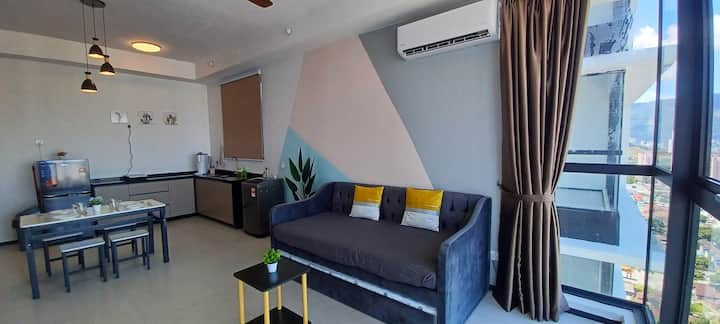 Stylish 2br @ Urban Suite (Infinite Pool & Gym) - George Town