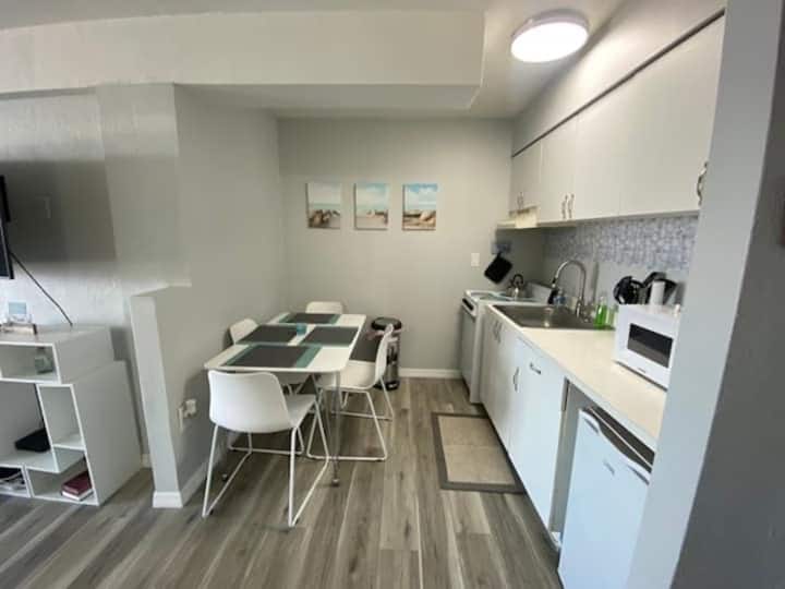 Daytona Beach Oceanfront Condo With A New Pool! - Daytona Beach, FL