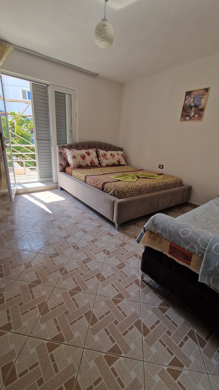 Villa Minaj - Room 1 - Triple Suite 1st Floor - Ksamil