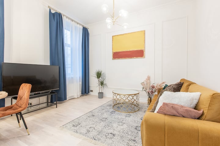 Elegant 4 Bedroom 2,5 Bath Central, Blvd, Lux - Riga