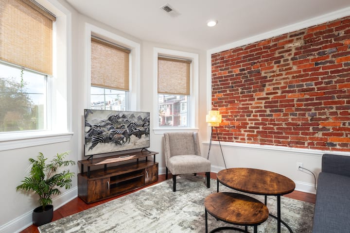 Bright & Cozy 2br/2ba Apt | 1 Month + - Washington D. C.