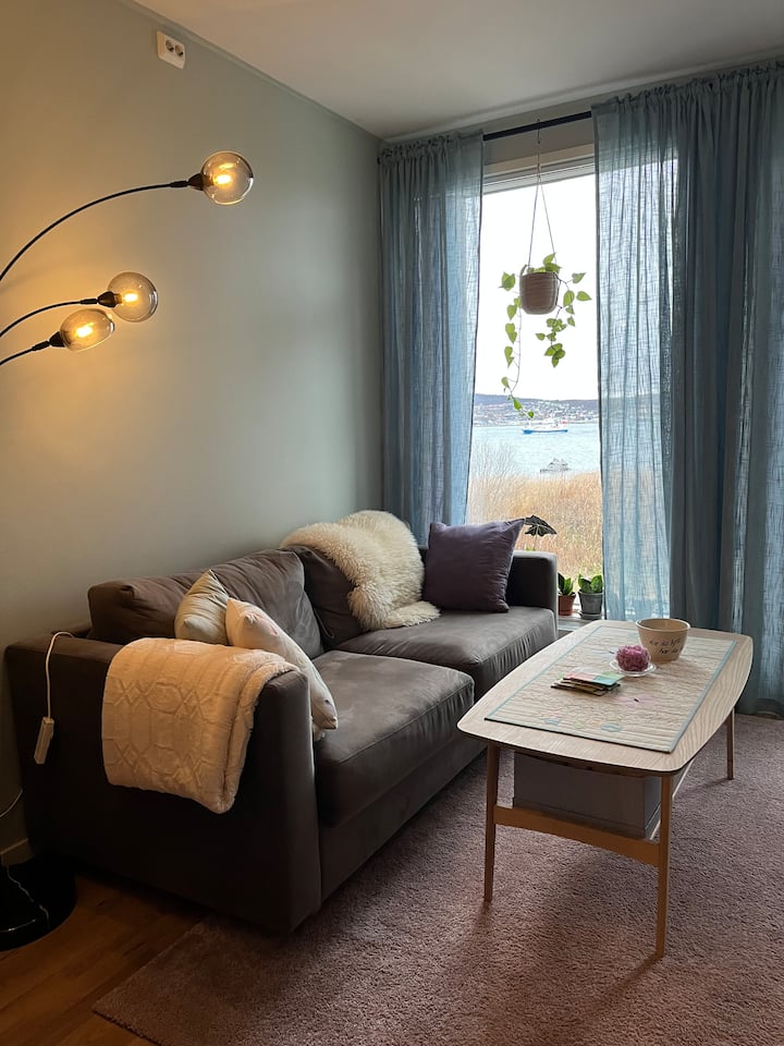 Fargerik Leilighet M/havutsikt! - Tromsø