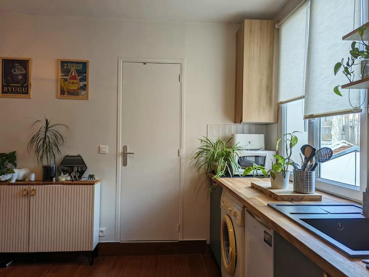 Petit Nid Au Canal De L'ourcq - París