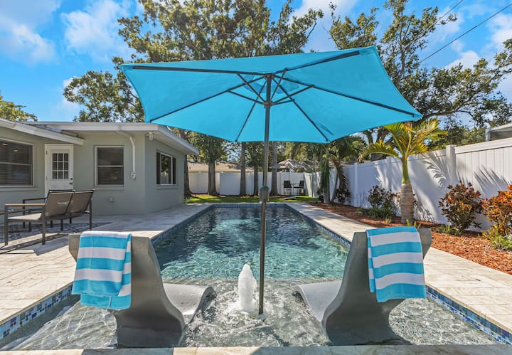 New! Heated Pool, W/ Tanning Shelf, 4 Min To Beach - Largo, FL