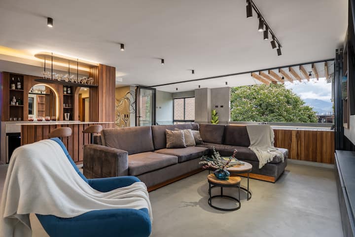 Provenza Luxury Condo W/ Private Jacuzzi & Views - Medellín