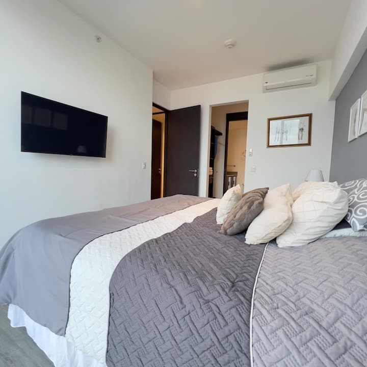 2 Bedroom Apartment City Center Huge Balcony - San José, Costa Rica