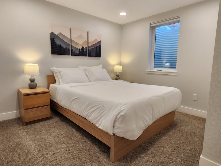 Modern, Cozy Retreat - Your Gateway To Adventure! - Wheat Ridge, CO