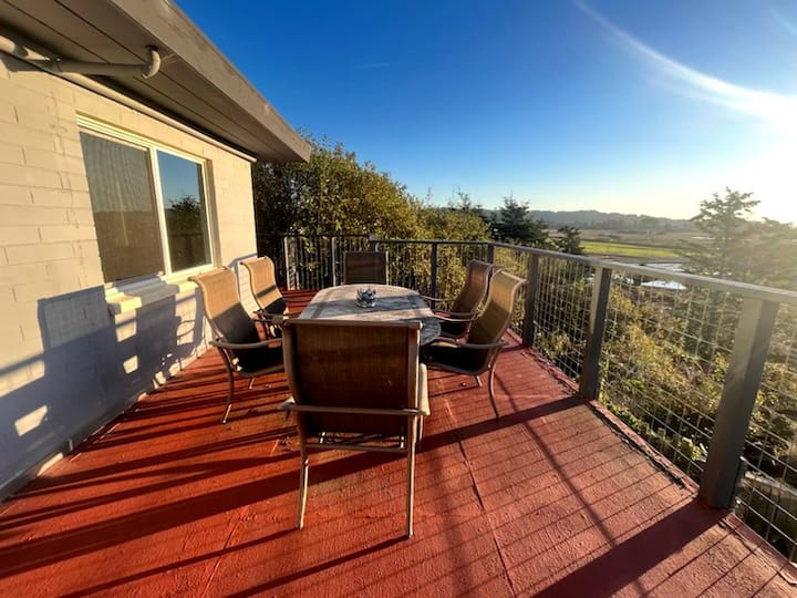Humboldt Bay Sunset House - Arcata, CA
