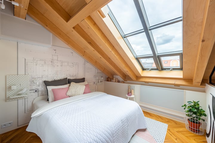 Loft - A/c - View - Netflix - Park - ŽIžkov Tower - Praga