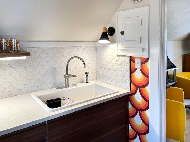 The Brass Owl - Private Apartment In Milwaukee - Milwaukee