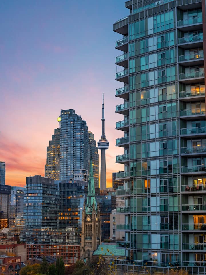 Luxe Boho Condo W/ Parking 5 Min Drive To Cn Tower - 多倫多