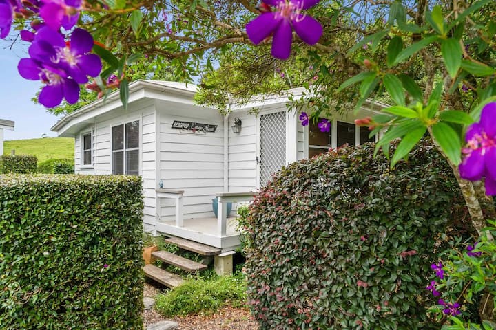 Maleny Cottage, Vintage Retreat - Maleny
