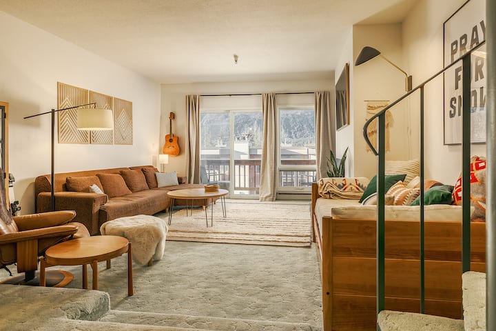 Alpine Charm By Alyeska Sleeps 6 - Girdwood, AK