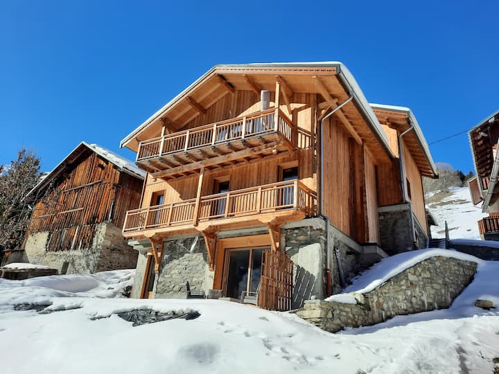 Chalet L'harmonieux, Confort Dans Un Lieu Naturel - Aiguebelle
