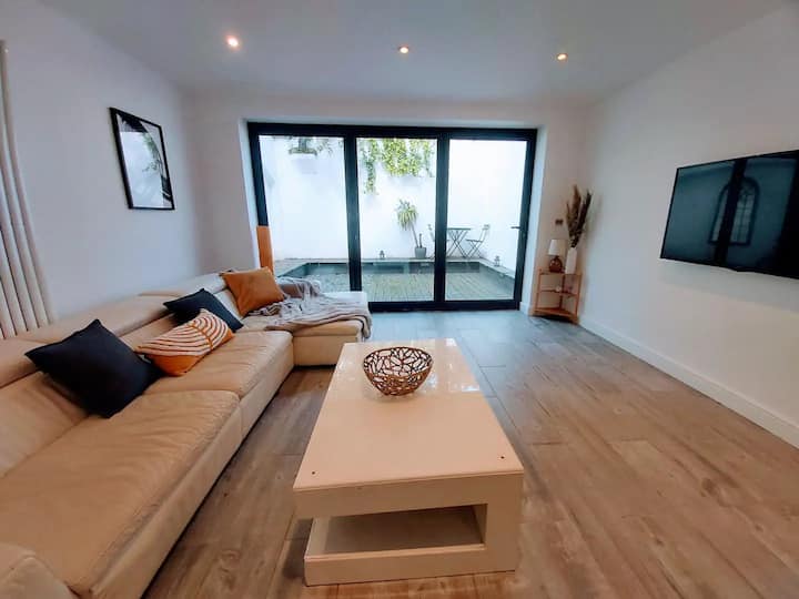 4 Bedroom House That Sleeps 8 - Warwick