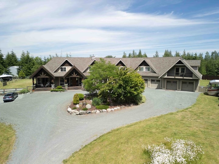 Windrush Country Estate
Luxury 2br
5 Star - Nanaimo