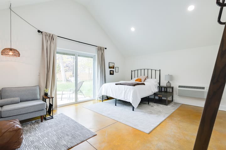 1 Br Work Suite + Wifi + Laundry. Great Location - Carmel, IN