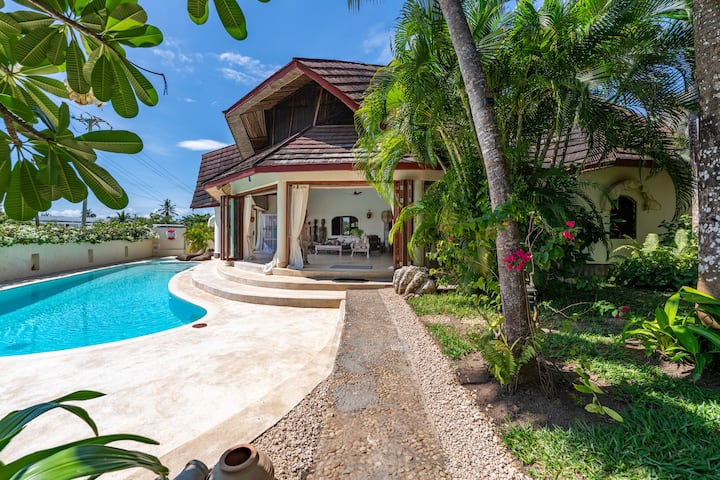 Searender, A Luxury Coastal Swahili-style Villa - Diani Beach