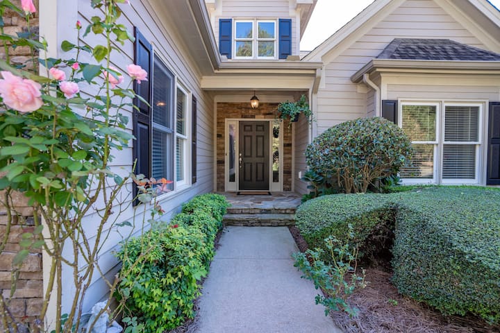 Holidays @ Lakefront Gated Oasis - Lake Oconee, GA