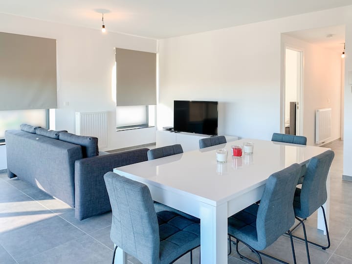 Modern Apartment Near Airport - Flanders