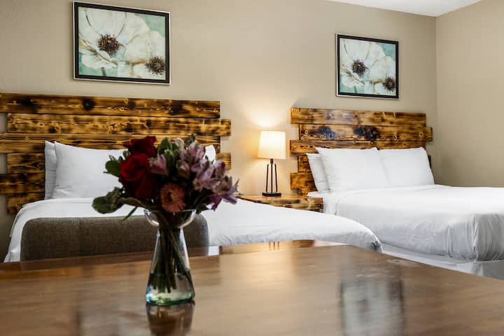 Accessible Studio Suite | Pool | Near Canyon Lake - Canyon Lake