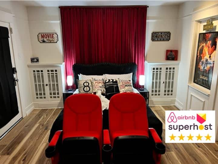 Cinematic Stay: 100-inch Screen & Popcorn Delight - Reno, NV