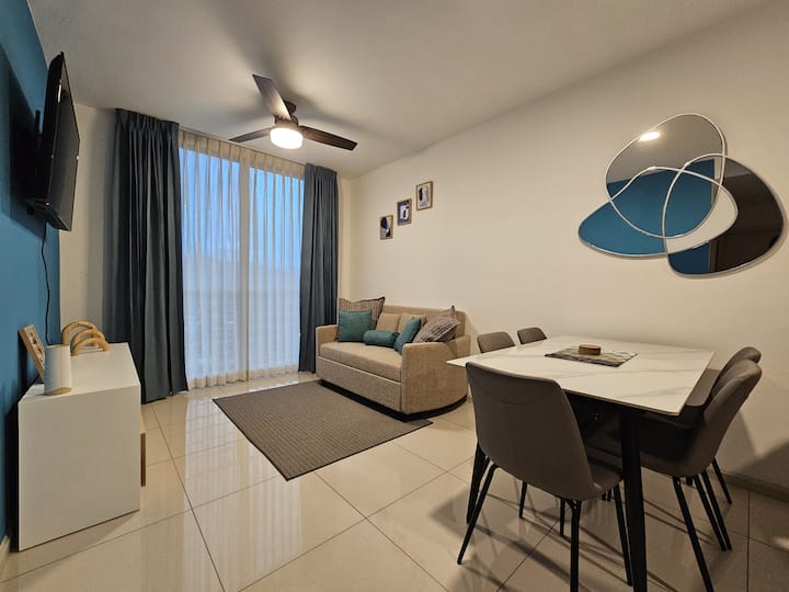 Sustainable Skyline Suite W/pool. - San José