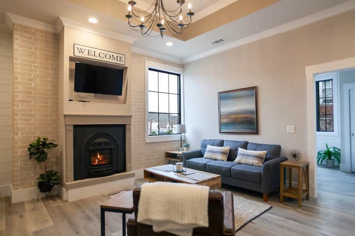 Modern 2 Bedroom Condo - Sevierville, TN