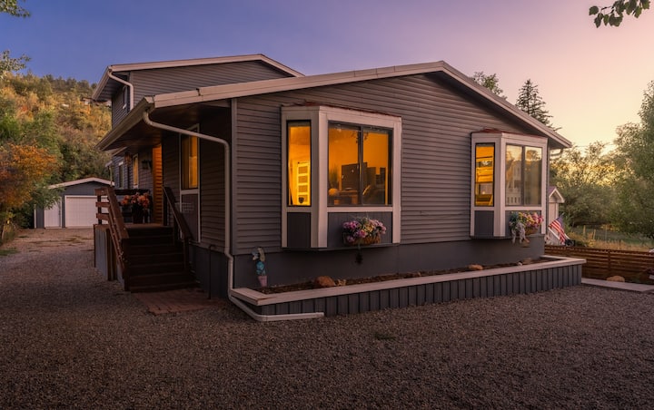 Luxury Durango Retreat - Hot Tub, Views! - Durango, CO
