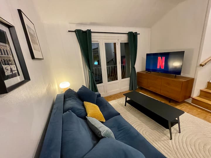 Cocooning Aux Portes De Lyon
Wifi - Netflix - La Confluence - Lyon