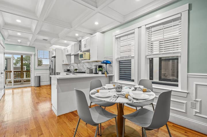 Home-like 3br-2ba Apt Near T - Boston, MA