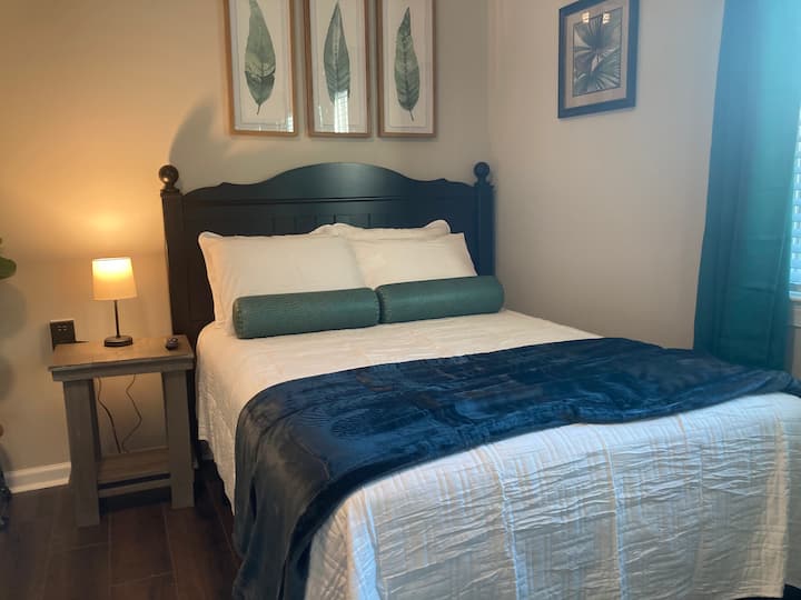 Carriage House Green Suite - Savannah, GA