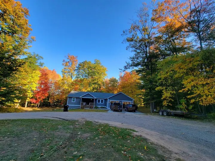 Grizzly Acres Retreat - Pentwater, MI
