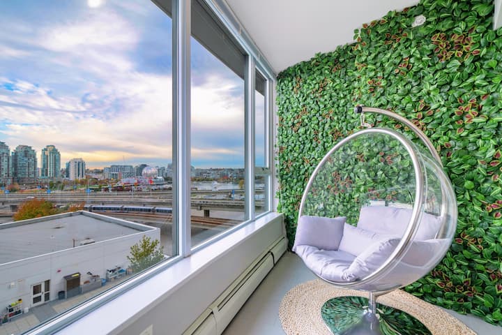 Dt Tree-lined W/ Waterview | Pool | Free Parking - Vancouver