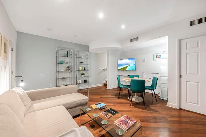 South Beach 2 Bedroom Near The Beach - Shops! - Miami Beach, FL