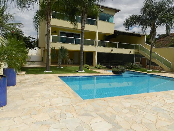 Condomínio Orypaba Com 5 Suites - Amparo