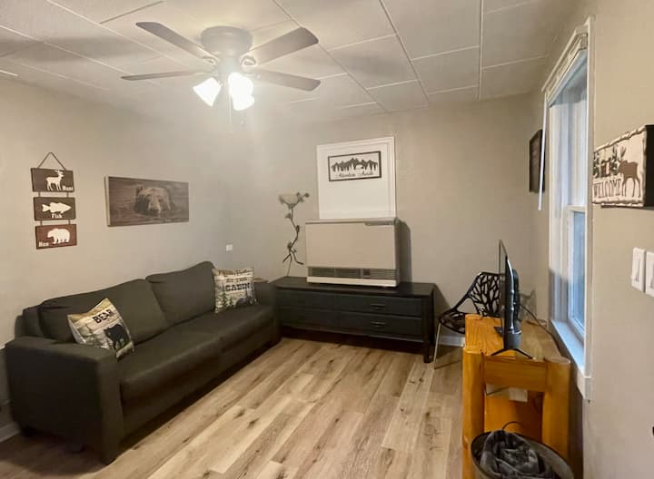 Rivers End Wilderness Cabin – Remodeled Gem - Dillon, MT