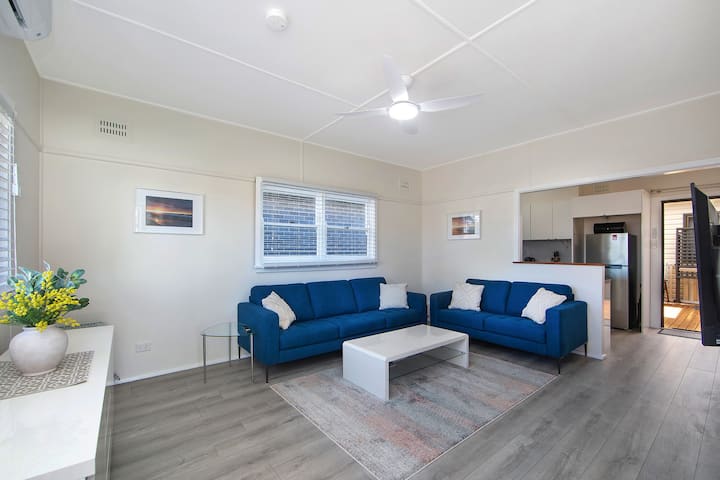 Crimson Belle, Ettalong Beach By Accom Holidays - Ettalong Beach
