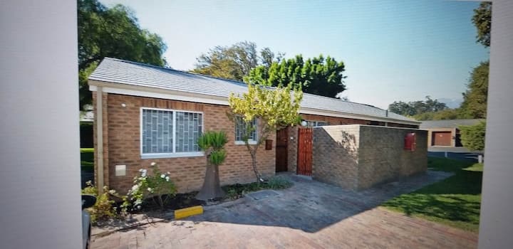 Die Rand Stellenbosch - 4 Sleeper - Stellenbosch