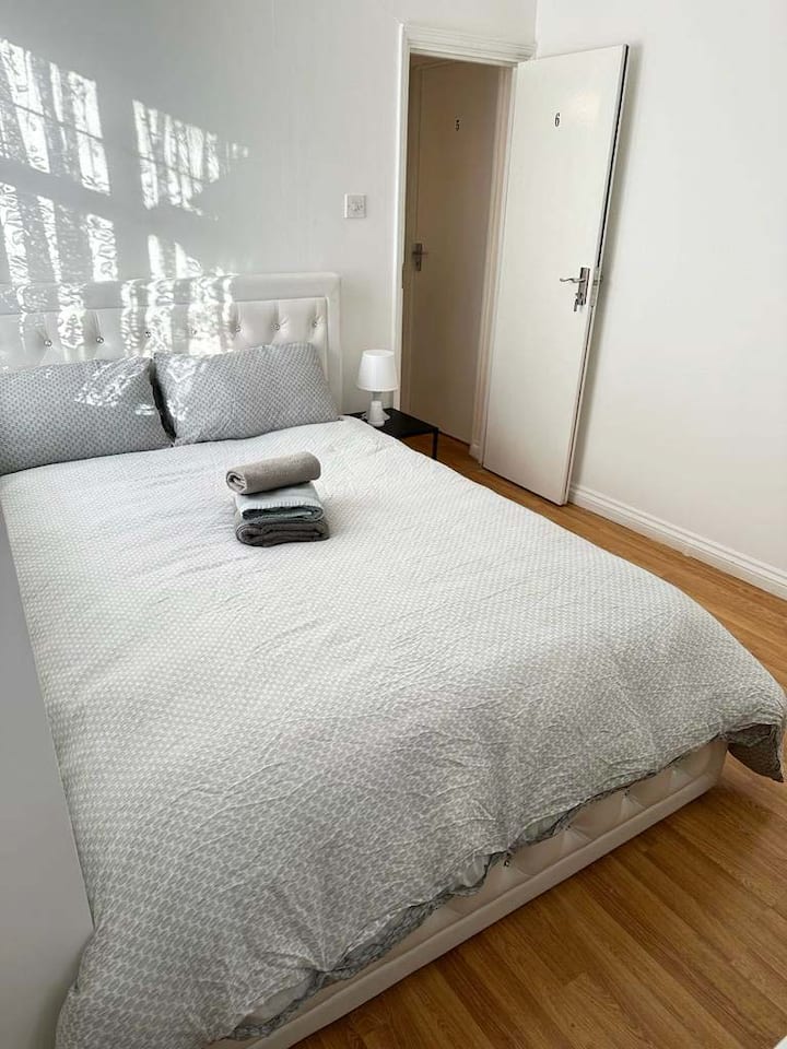 Double Room Close To Station - Watford